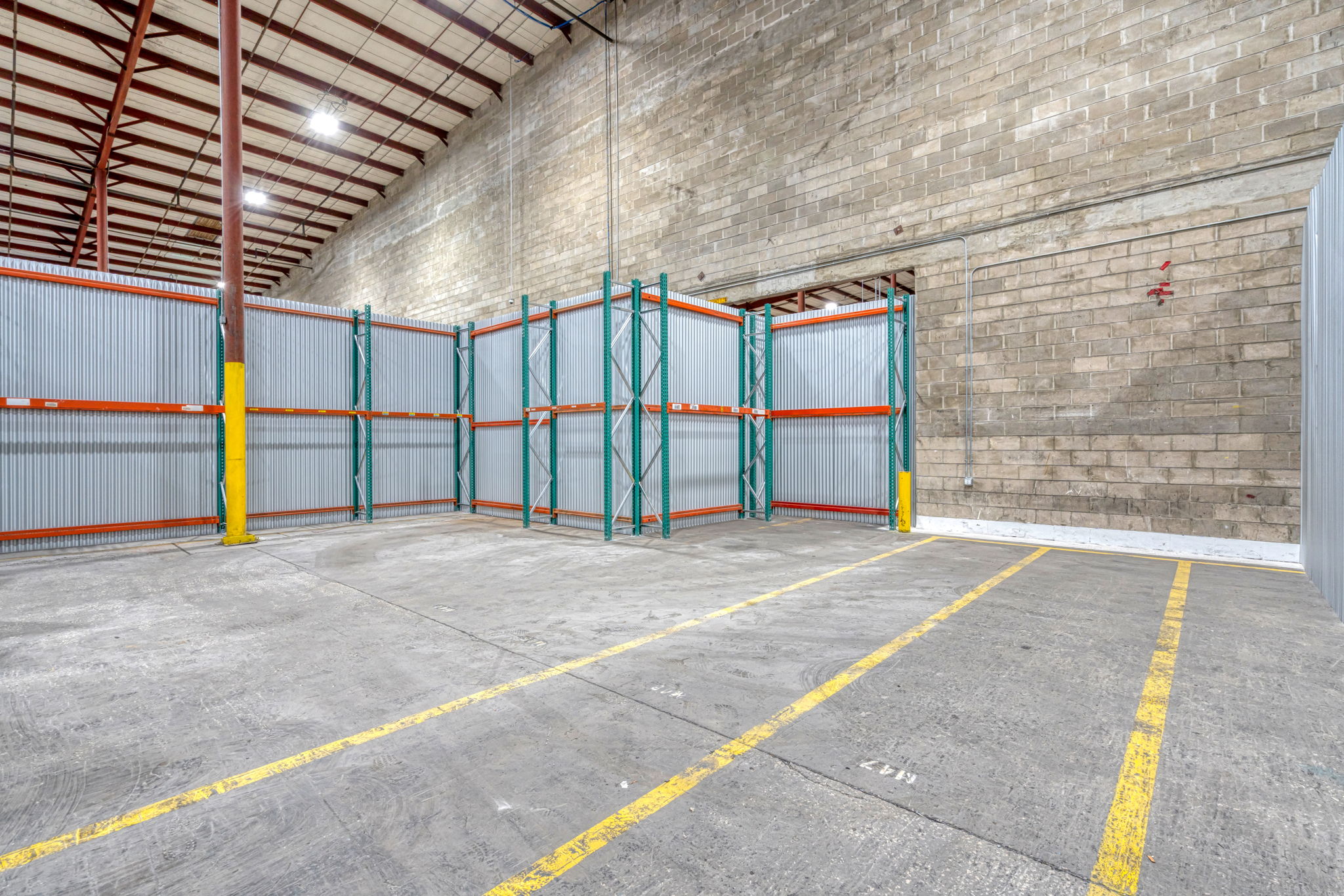 Los Angeles Warehouse Space for Rent | ReadySpaces