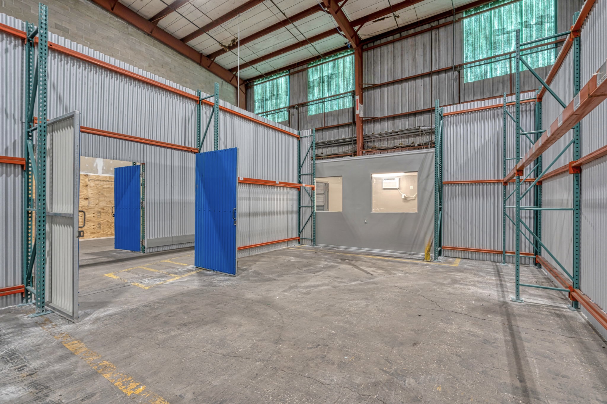 Los Angeles Warehouse Space for Rent | ReadySpaces